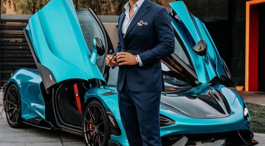 Tumma puku - Vuodenmies